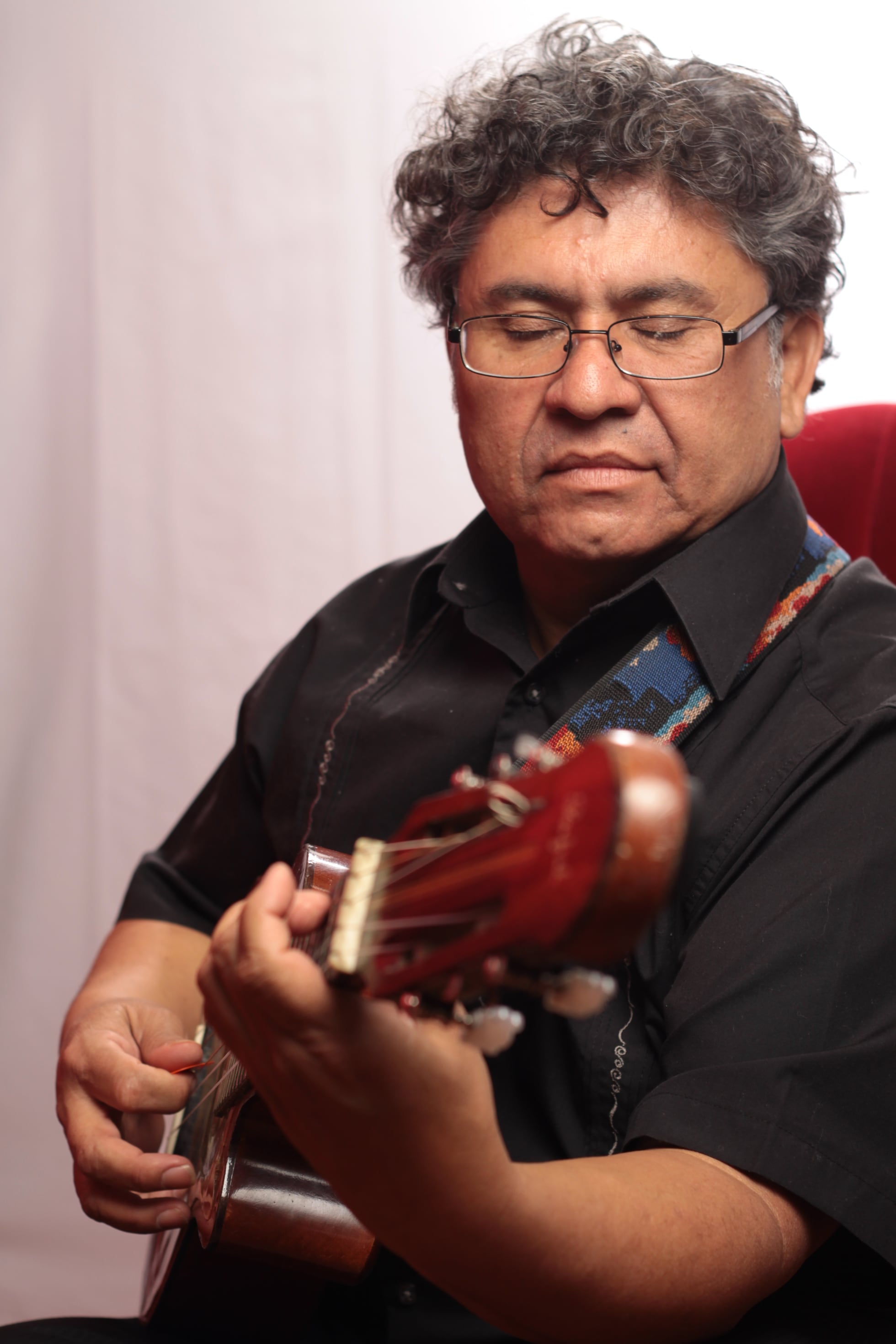 Alejandro Flores, el violinista olvidado: una historia de música y ...