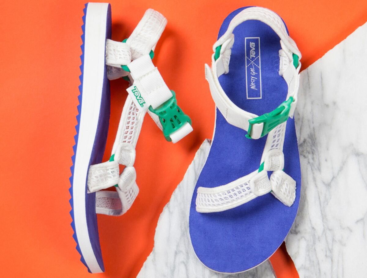 Las chanclas de guiri, la última obsesión de la moda | S Moda: Revista ...