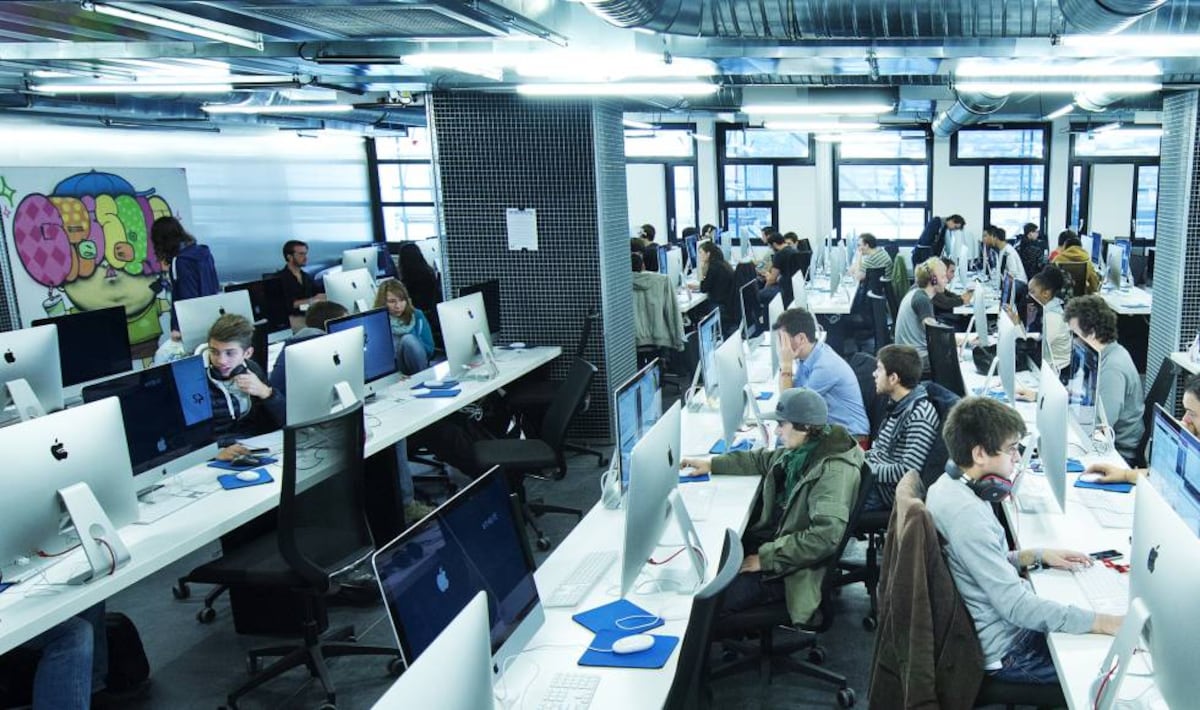 Sin clases y gratis: así es la escuela de programación más ...