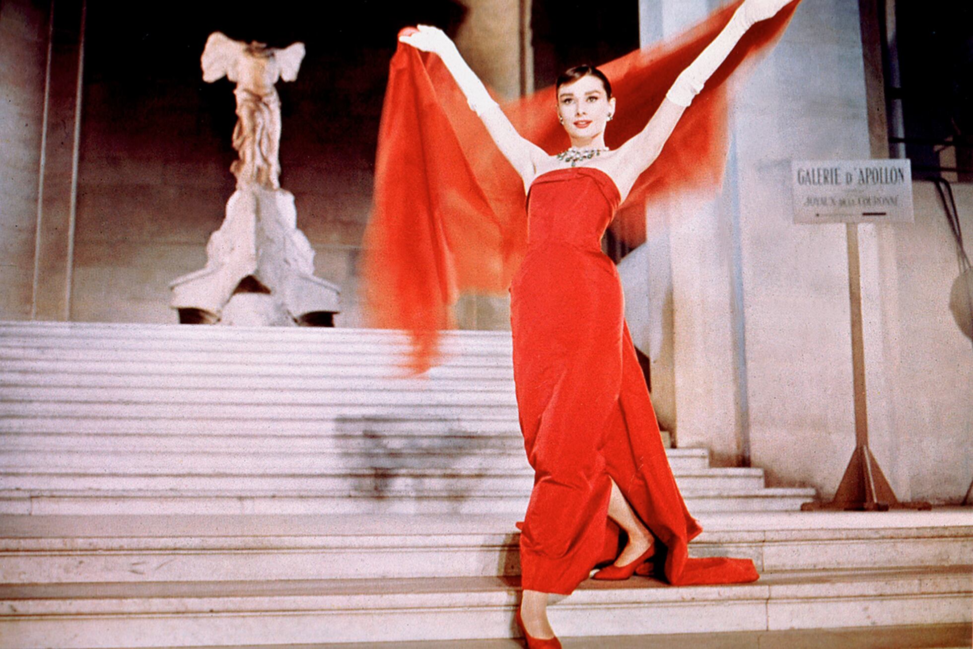 ¿Por qué los vestidos icónicos de series y películas siempre son rojos ...