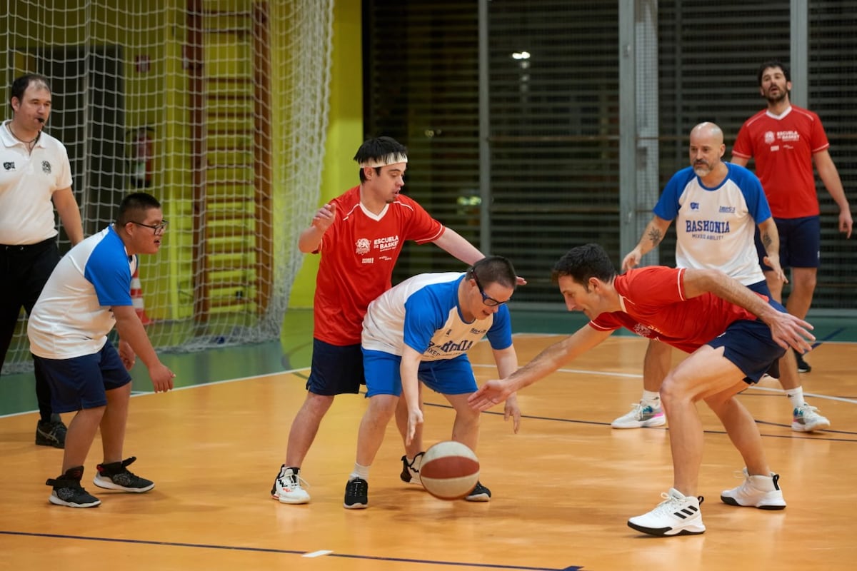 Una canasta triple por la inclusión social en Vitoria | Sociedad | EL PAÍS