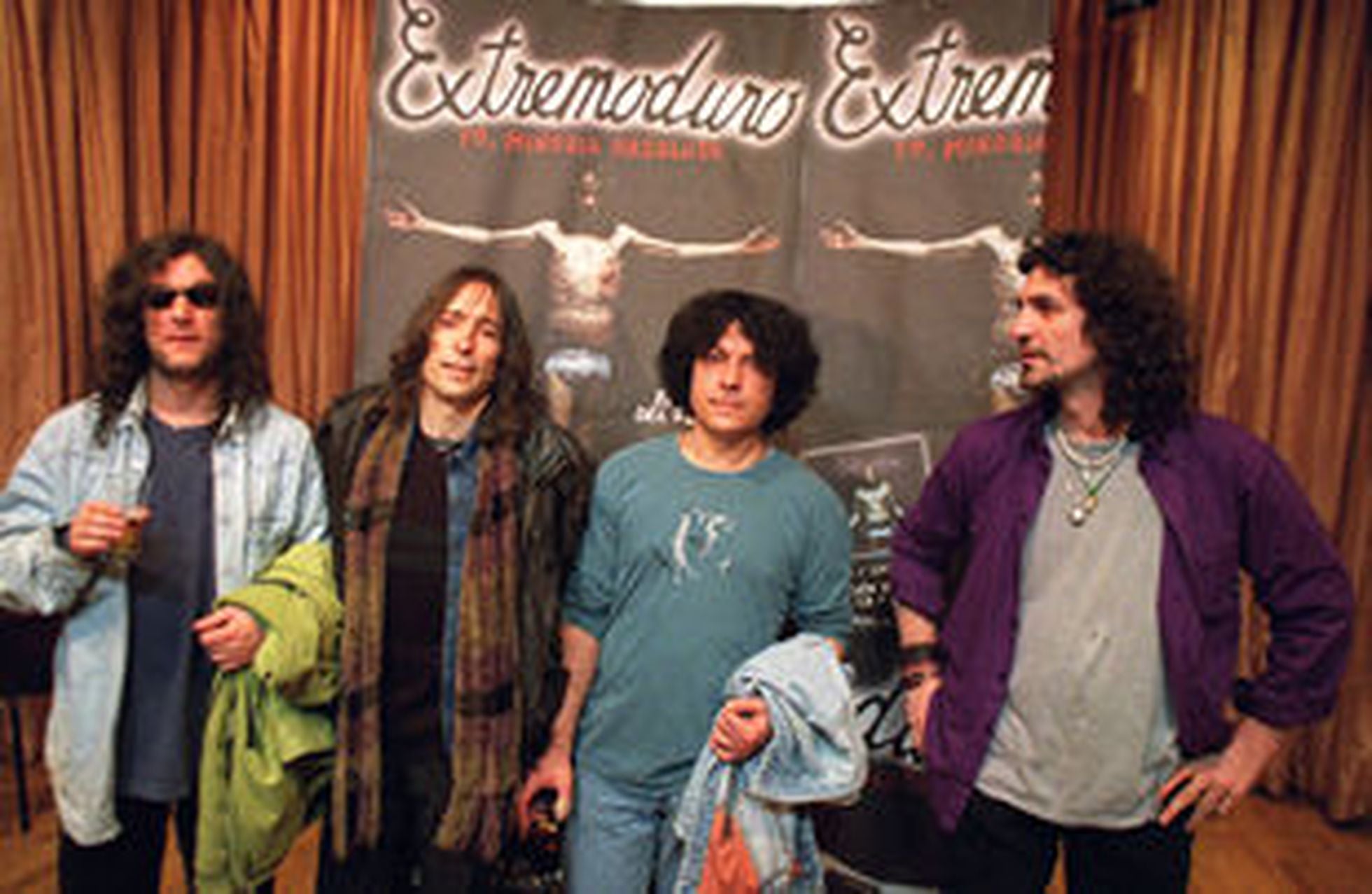 El grupo musical Extremoduro, en la presentación de su disco "Yo ...