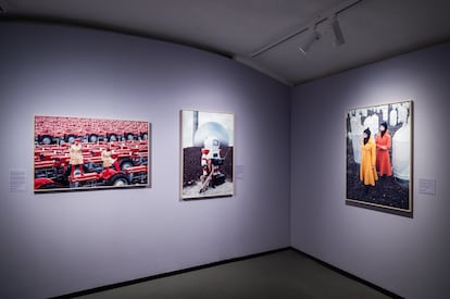 Peter Knapp, el artista que trasladó a las modelos del set al campo y ...