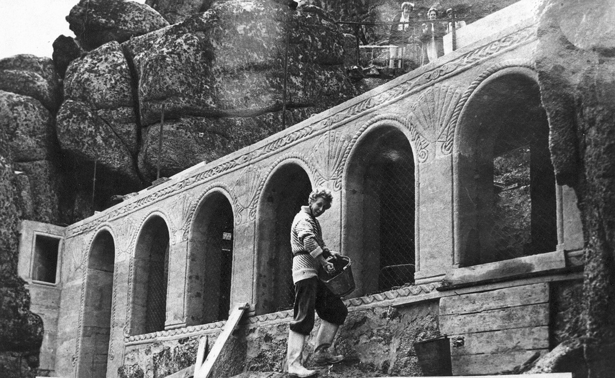 La épica reconstrucción del Minack, el teatro que levantó piedra a ...