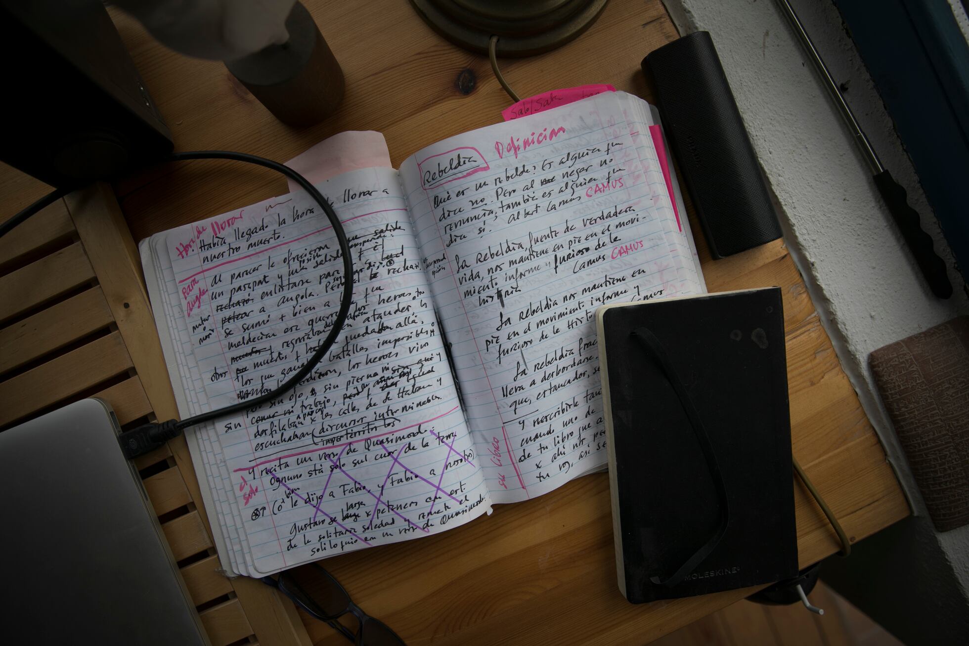 Laura Restrepo: “La gente nos trata con mucho cariño, pero no dejamos ...