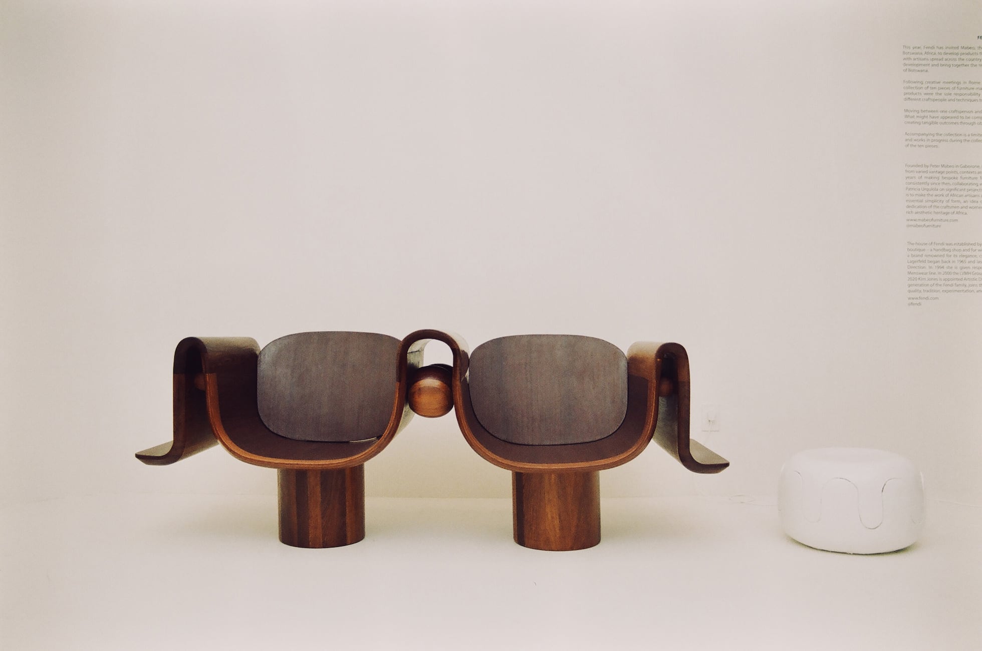 Peter Mabeo, el diseñador que reinventa el mobiliario artesanal desde ...