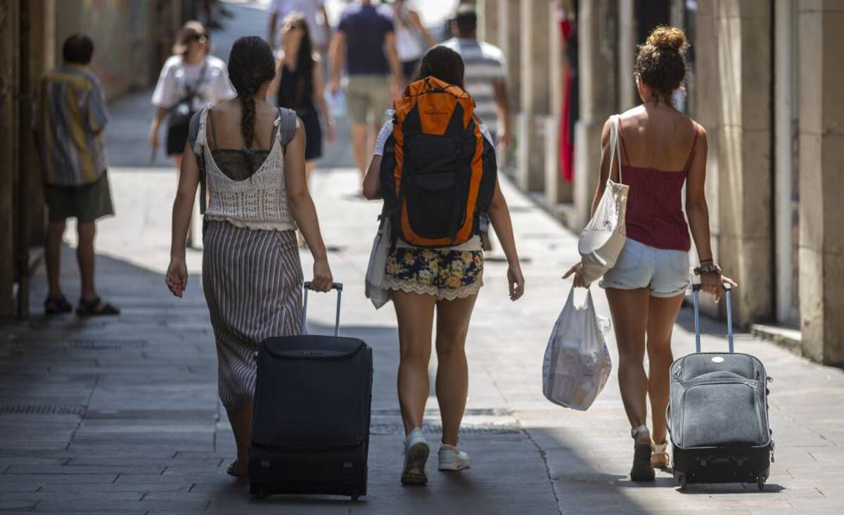El gasto de los turistas extranjeros aumenta un 13% respecto a antes de ...