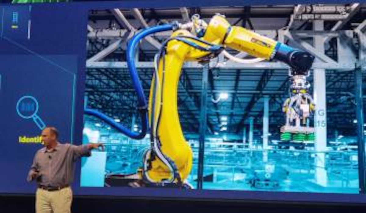 Amazon lanza nuevos robots y drones para acelerar la robotización de su ...