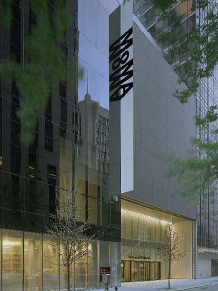 Fachada principal del Museo de Arte Moderno de Nueva York (MoMA ...