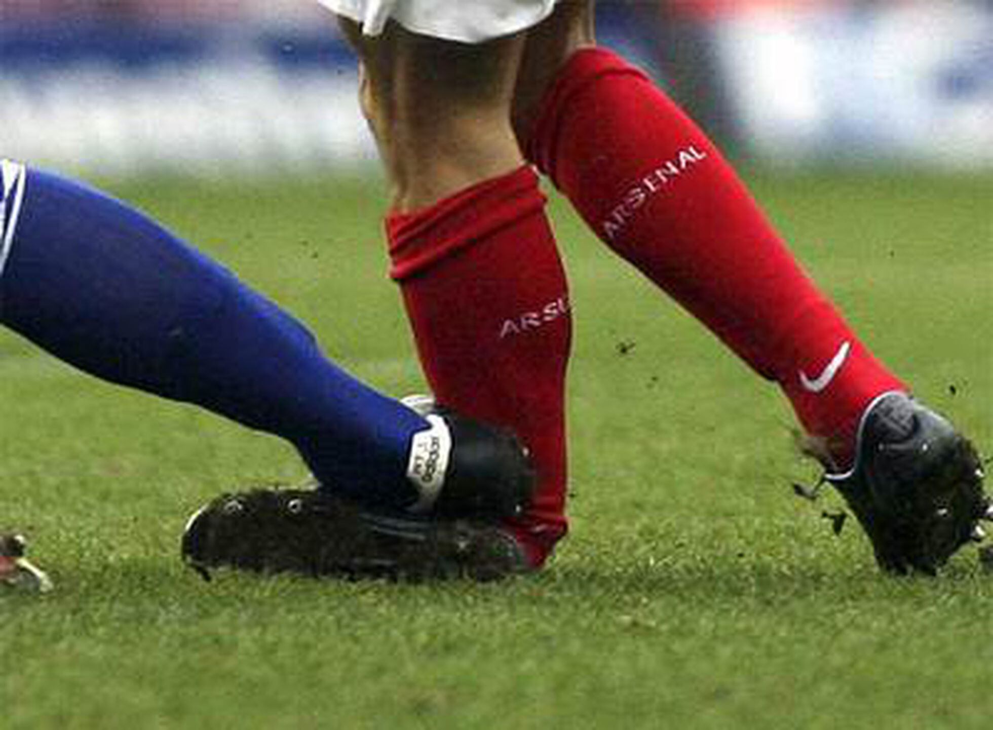 Da Silva, del Arsenal, hospitalizado con la pierna rota | Deportes | EL ...