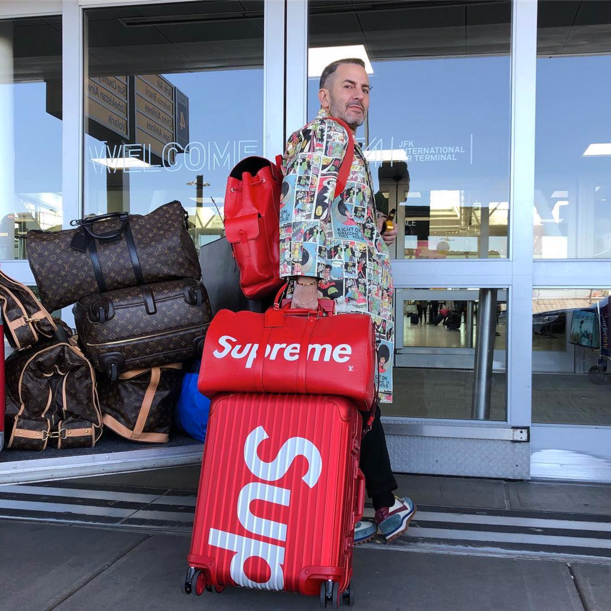 Marc Jacobs, la ‘groupie’ de la moda, se atreve con el abrigo-meme de ...