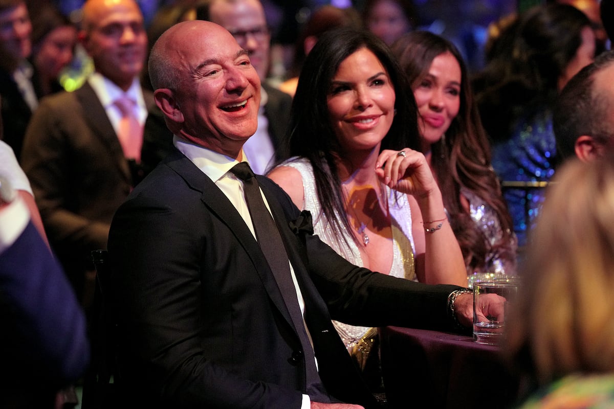 Jeff Bezos, demandado por una empleada del hogar por no dejarla ir al ...