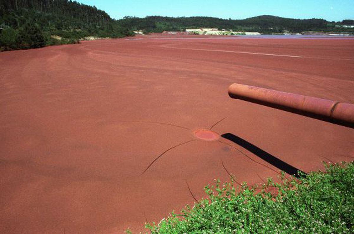 Plan de emergencia para los lodos rojos | Noticias de Galicia | EL PAÍS