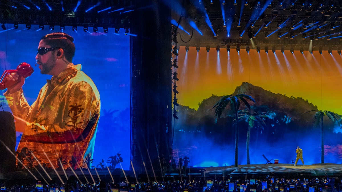 Bad Bunny: La fiesta mundial del reguetón es en casa de Benito | EL ...