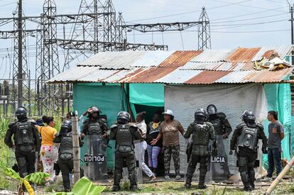El desalojo de 1.500 familias de una invasión de tierras genera tensión ...