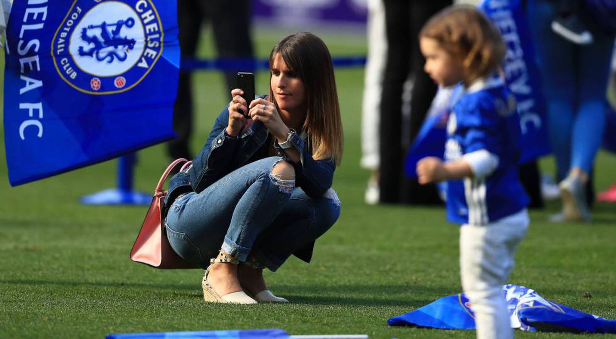 La futbolera y muy discreta familia de Eden Hazard | Gente | EL PAÍS