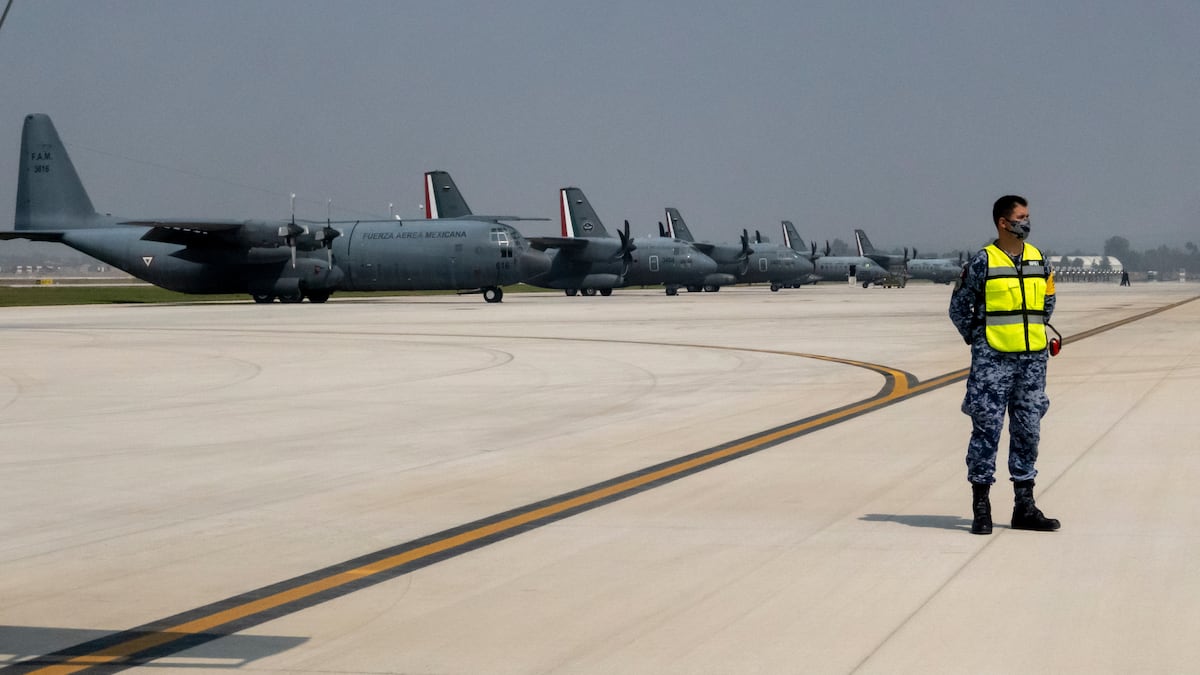 El Gobierno crea una empresa paraestatal para echar a volar su ...