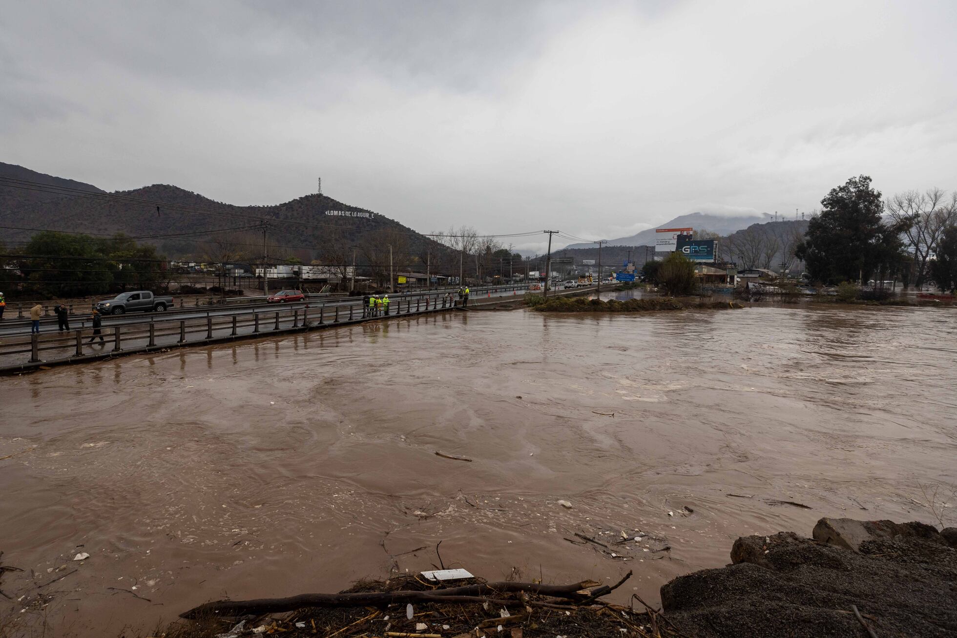 La crecida del río Mapocho, en imágenes | Fotos | EL PAÍS Chile
