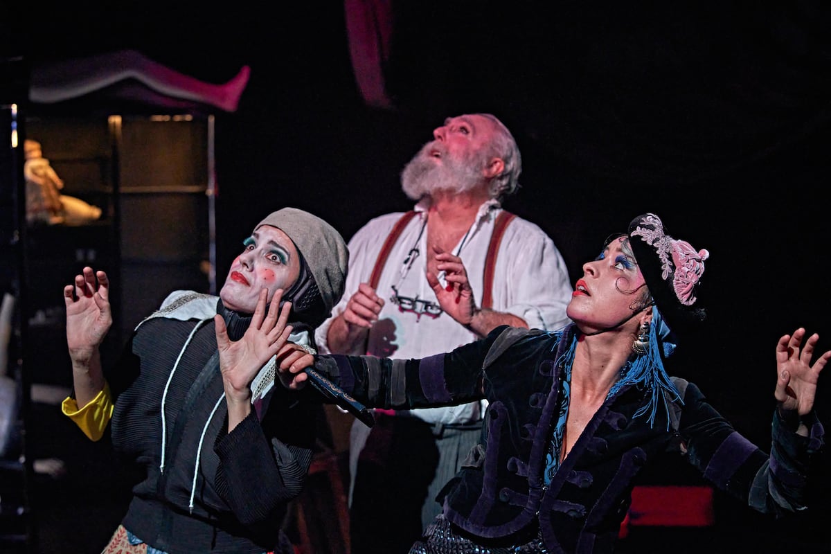 ‘Recatadas S.L.’: trampa para dos autómatas | Babelia | EL PAÍS