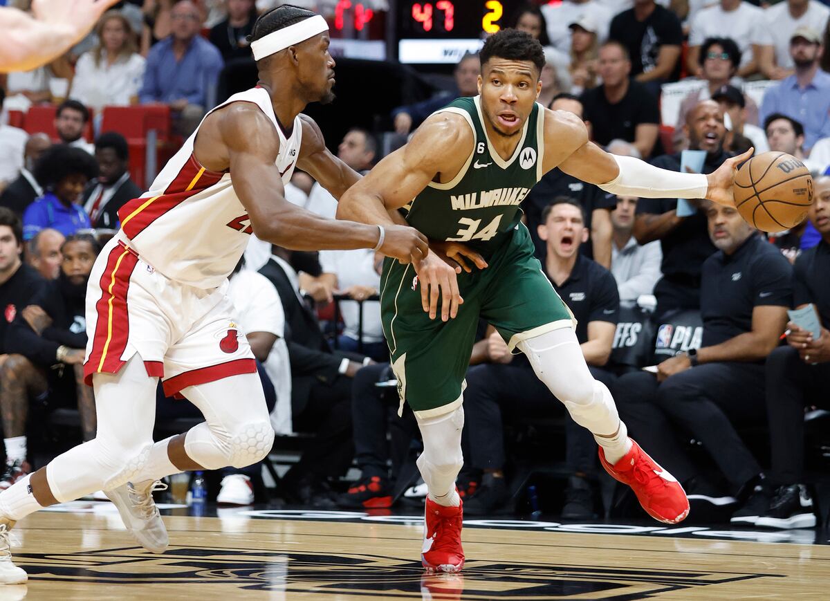 Jimmy Butler deja al borde del abismo a los Milwaukee Bucks pese a ...