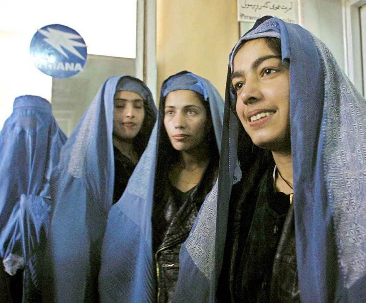 'Dear Zari', historias (afganas) de la radio | Mujeres | EL PAÍS