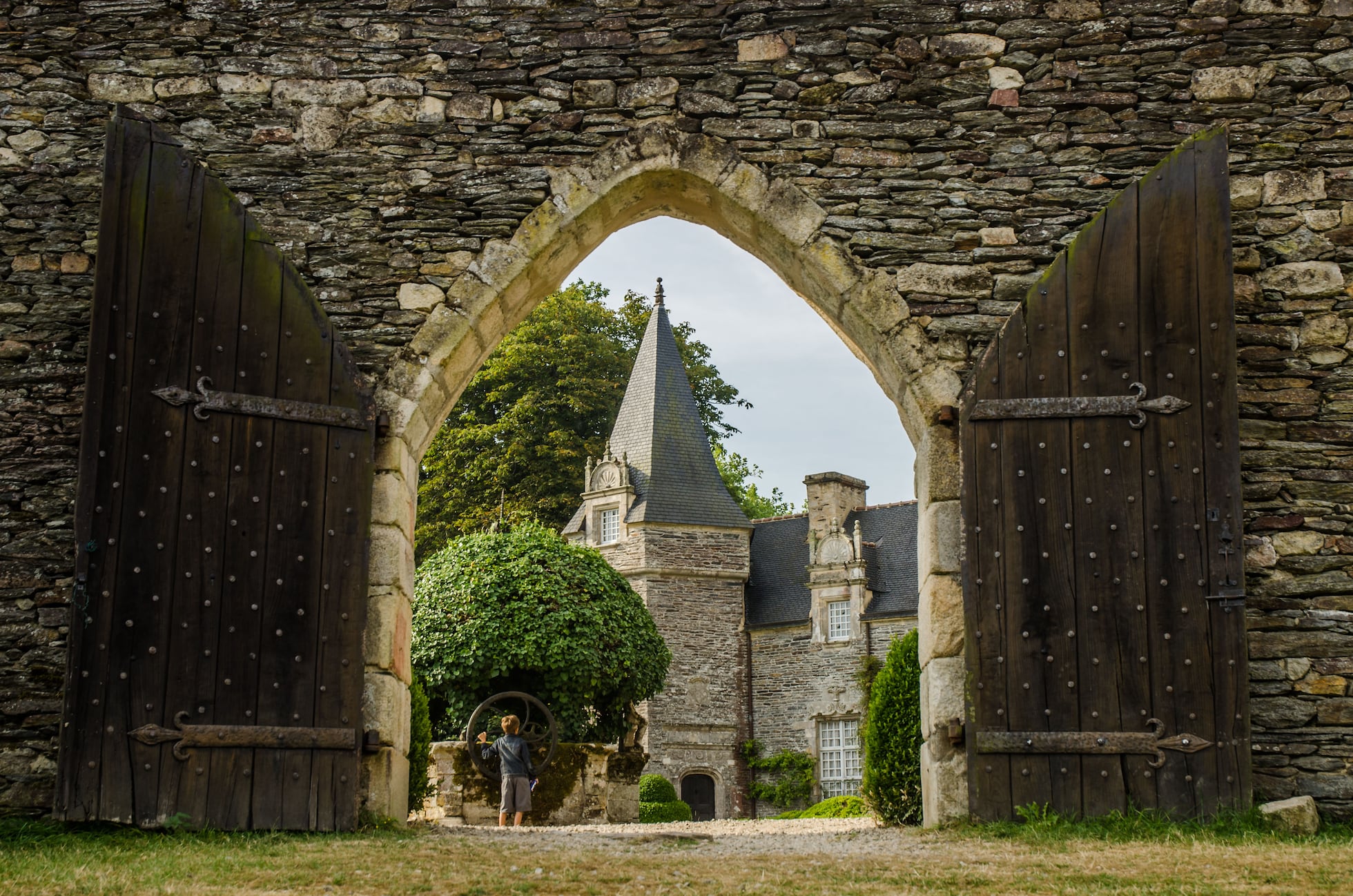 Una visita a Rochefort-en-Terre, el florido y medieval pueblo bretón de ...