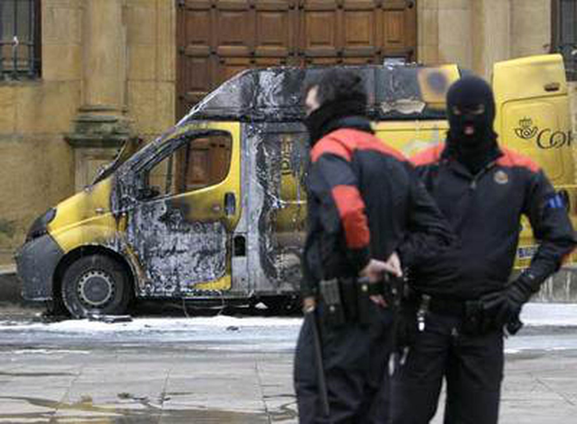 NUEVO ATAQUE DE 'KALE BORROKA' | España | EL PAÍS