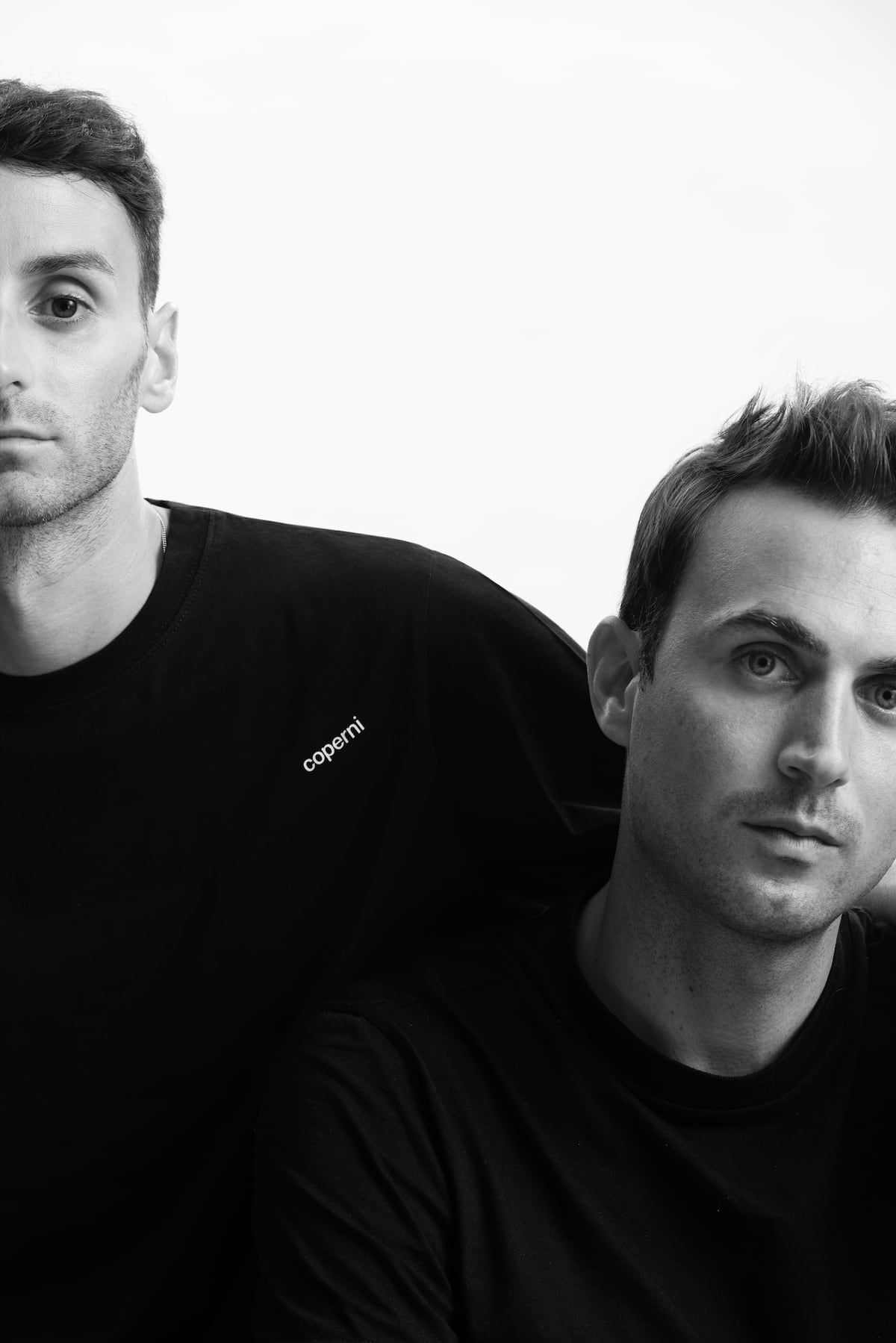 Ropa en espray y diseños sacados del iPhone: la propuesta de Coperni ...