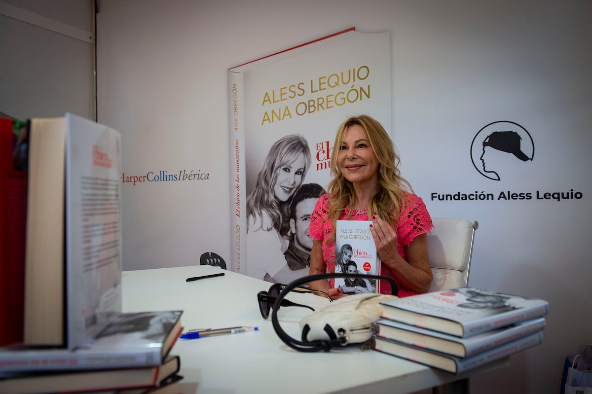Ana Obregón causa gran revuelo en la firma de ejemplares en la Feria ...