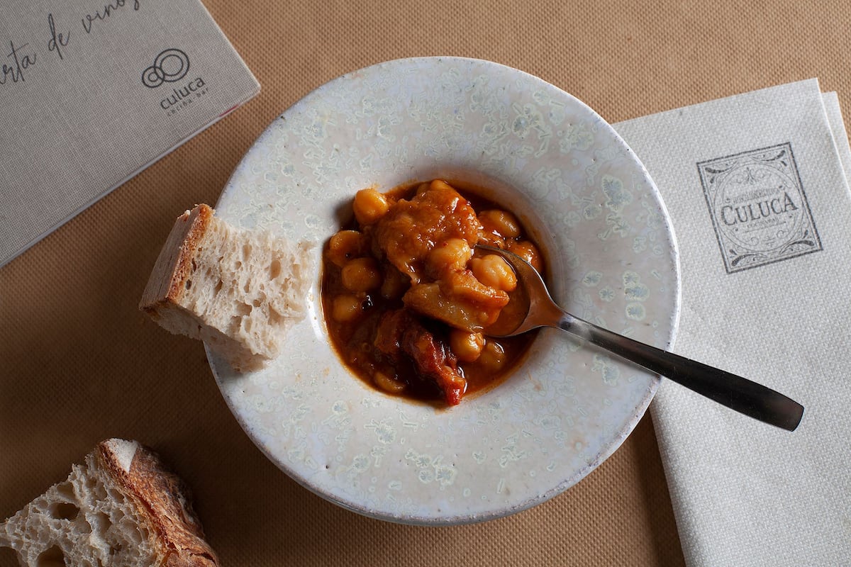 Tapas en A Coruña: una ruta con pulpo, tortilla, callos y calamares ...