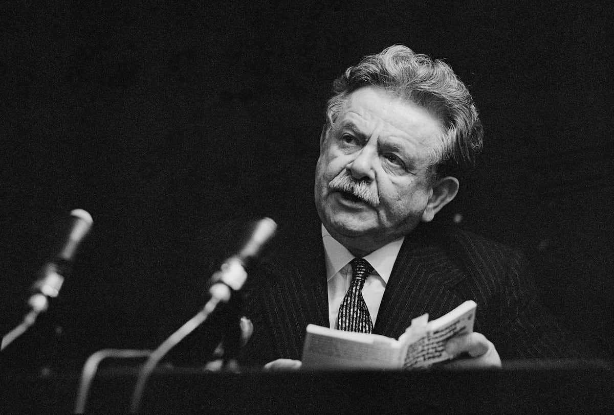La apertura de los archivos secretos de Elias Canetti revoluciona su ...