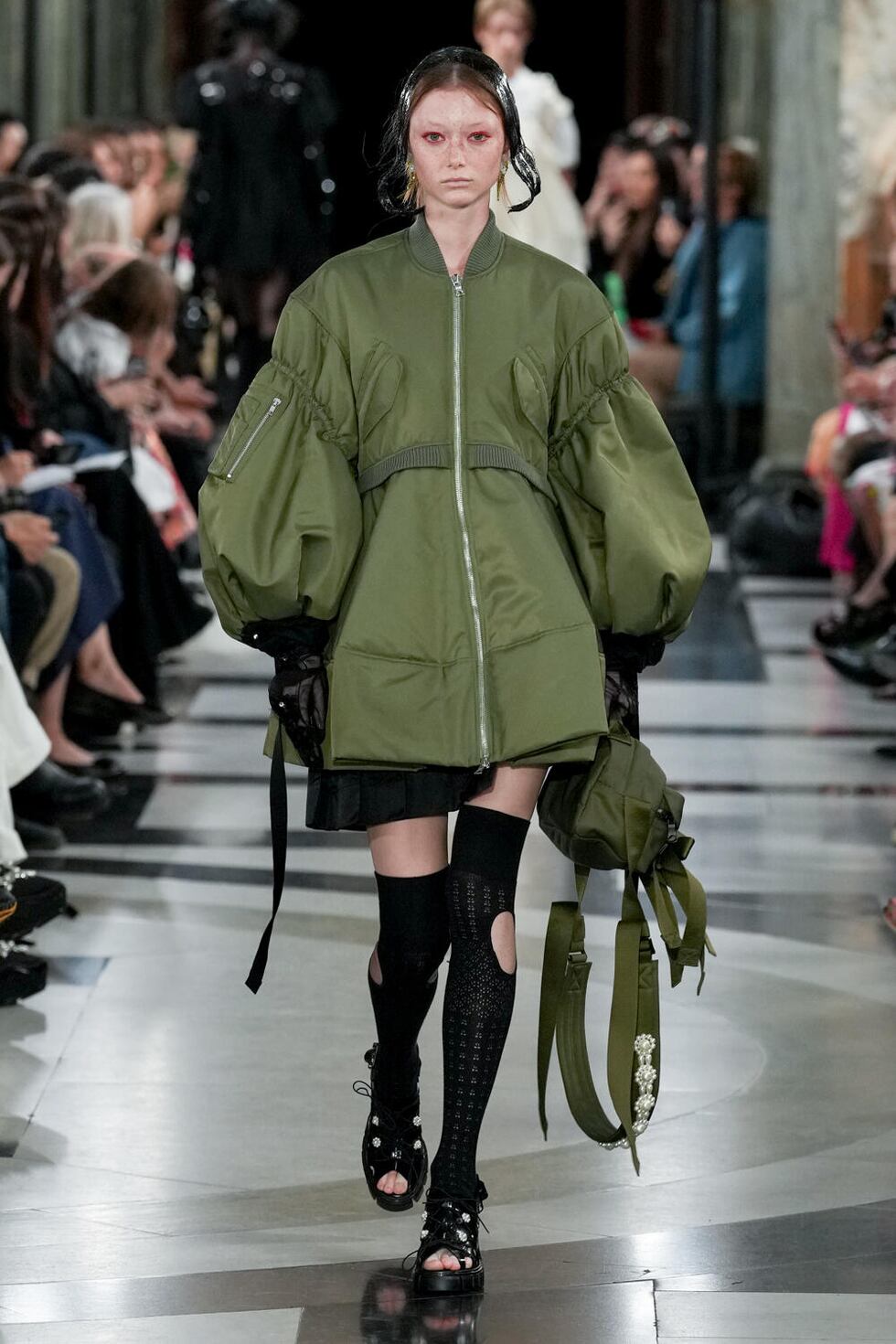 Los juegos de ‘boudoir’ rococó de Simone Rocha | Fotos | Pasarelas de ...