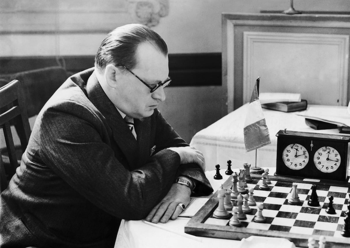 Alexánder Alekhine, el genio de ajedrez que provoca a la vez admiración ...