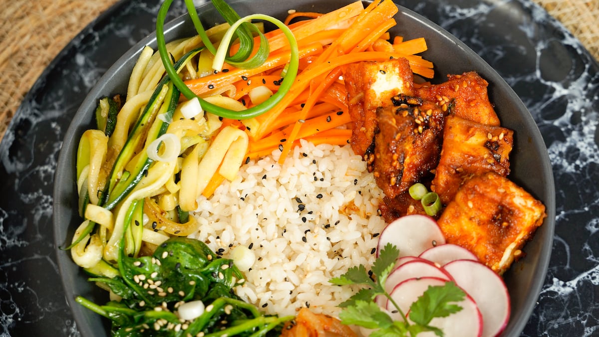 Bowl de arroz con verduras al estilo bibimbap | Recetas a tu bowl | El ...