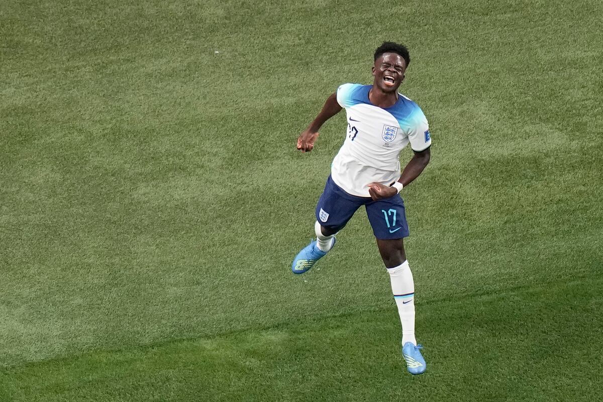 La redención de Bukayo Saka en Qatar: del más odiado en la Eurocopa al ...