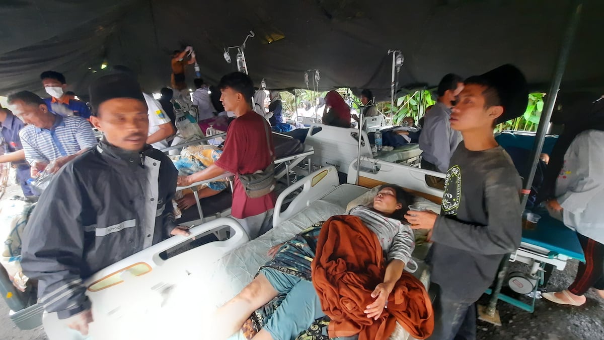 Un terremoto en la isla indonesia de Java deja al menos 162 muertos y cientos de heridos ...