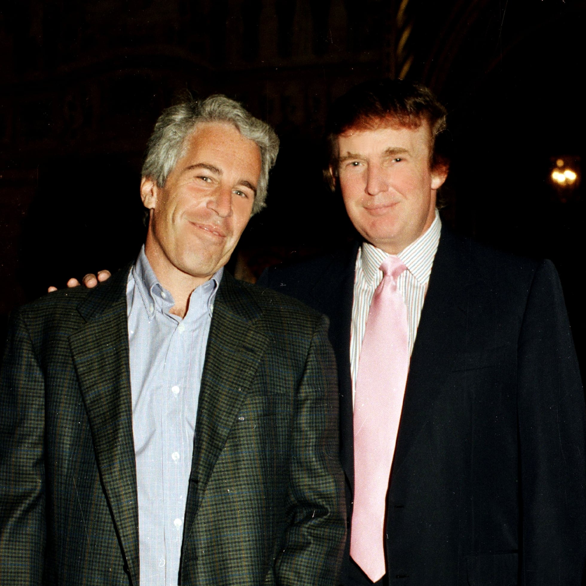 La ley que fuerza a Trump a publicar los papeles de Epstein sale ...
