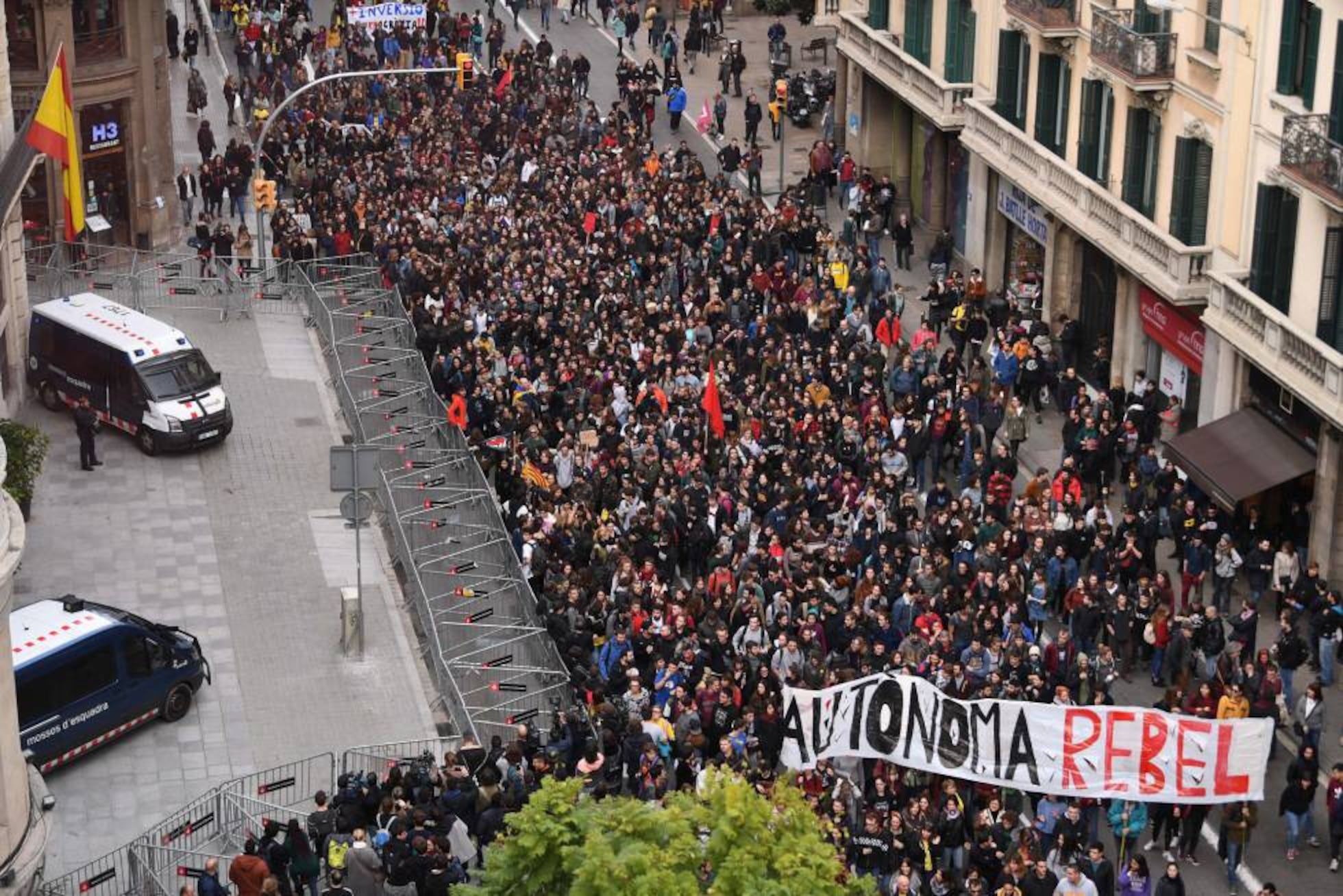 Strikes in Catalonia: Protests against budget cuts intensify in ...