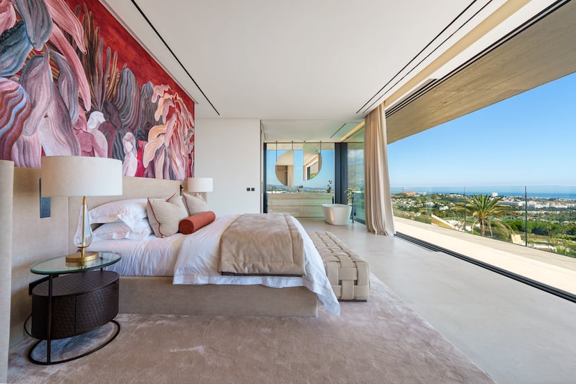 Las tres casas de la semana: el súper lujo de la Costa del Sol cuesta ...