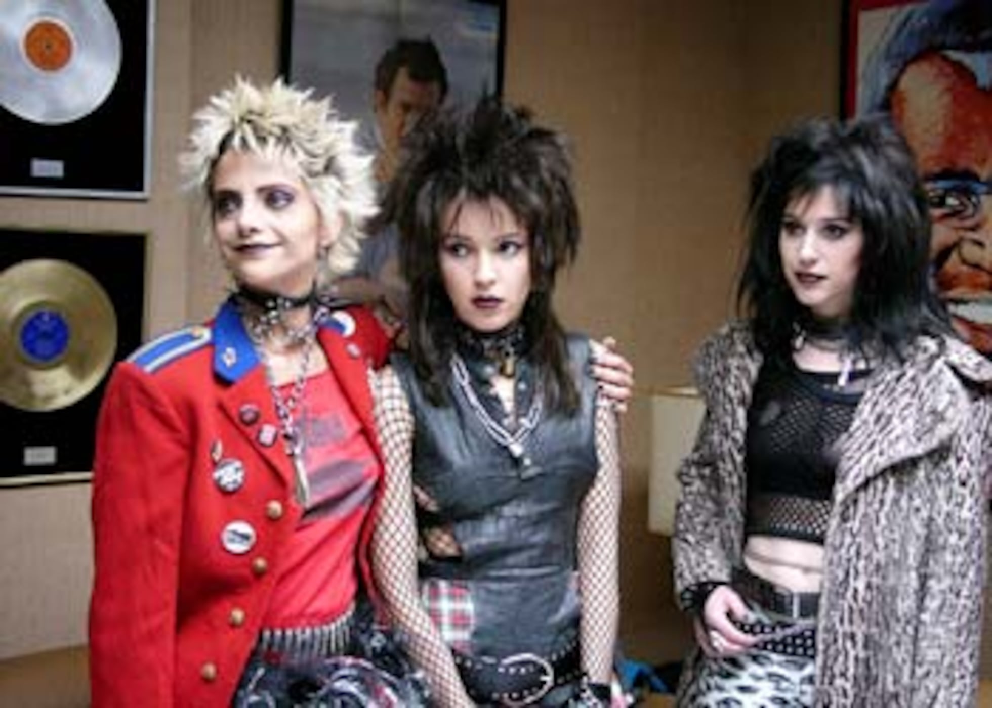La movida y la música de los 80 vuelven con 'El calentito' | Revista de ...