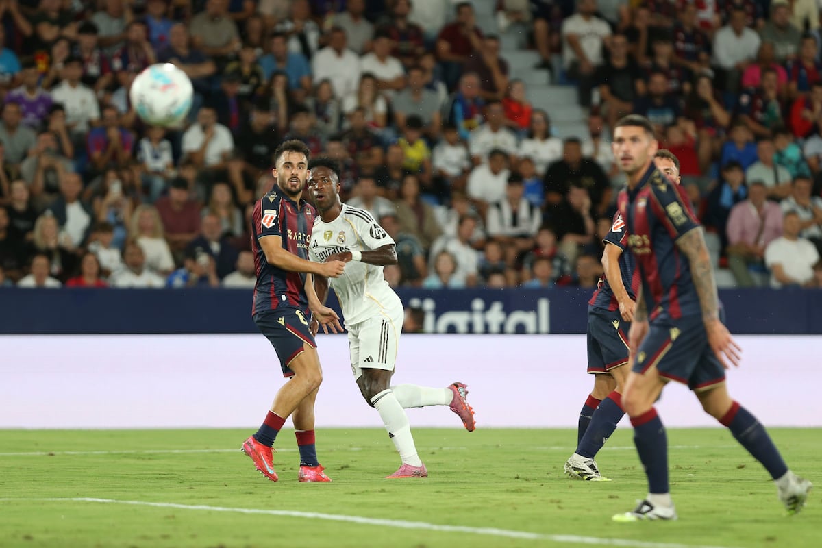 Vinicius recupera la sonrisa y lanza la victoria del Madrid contra el Levante | Fútbol ...