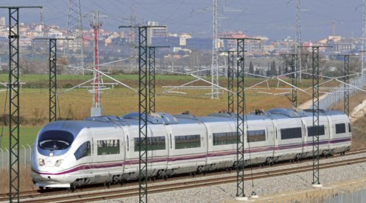Why the train in Spain is more popular than the plane | Spain | EL PAÍS ...