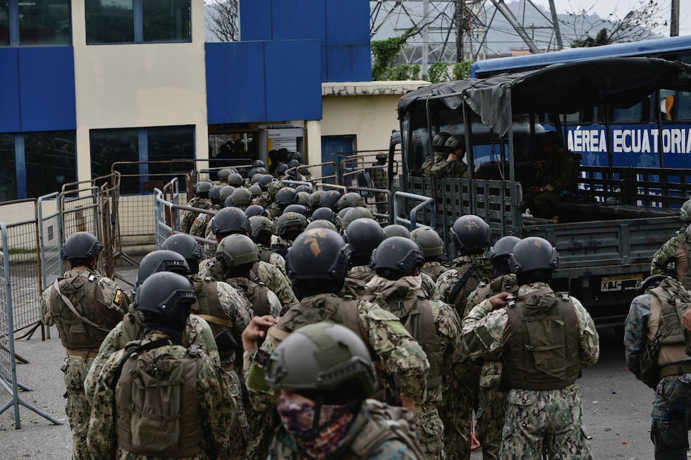 The mafias that control Ecuador from inside their prison cells ...