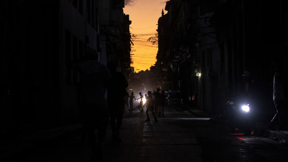 Cuba prevé que el 64% de la isla quedará a oscuras este martes | EL ...