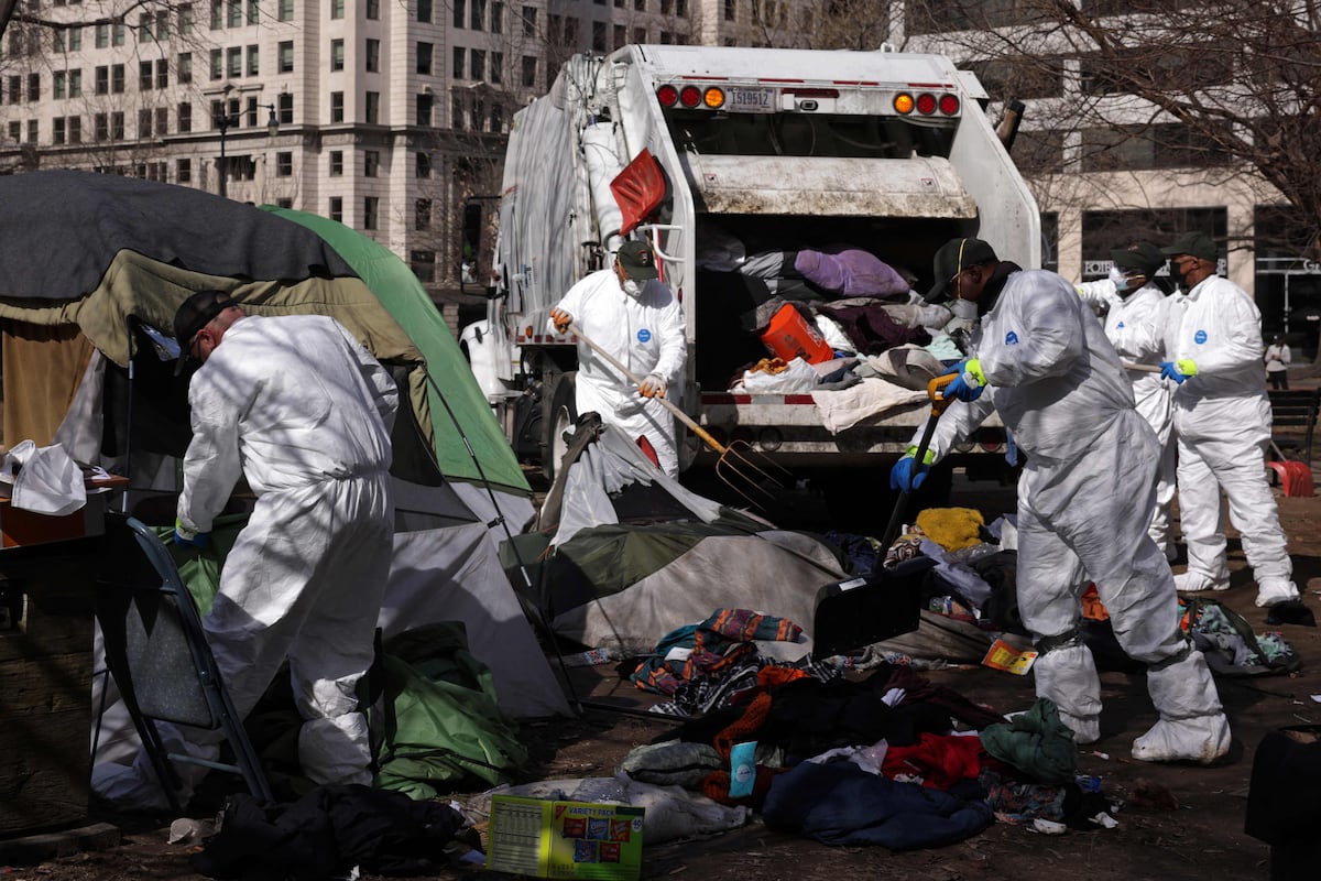 Park Service clears homeless encampment near White House | U.S. | EL ...