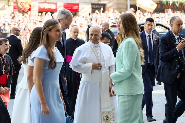La princesa Leonor y la infanta Sofía van al concierto de Bad Bunny ...