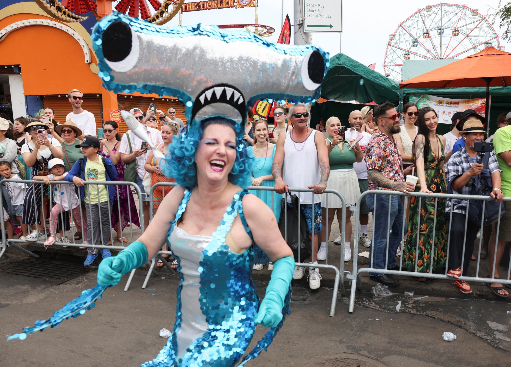 La Mermaid Parade, uno de los desfiles artísticos más grandes y ...
