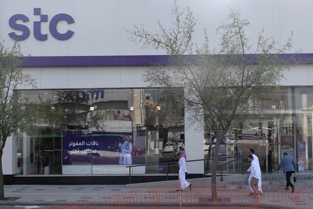 STC convierte por fin su 5% de Telefónica y alcanza el 9,97% del ...