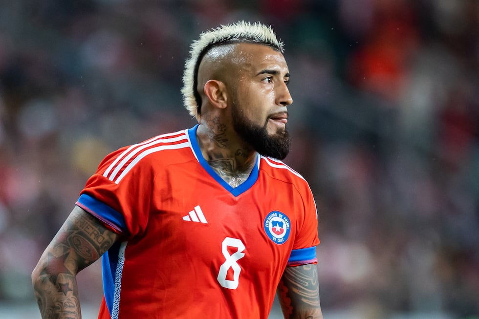 Arturo Vidal remece al fútbol chileno y regresa a Colo Colo | EL PAÍS Chile