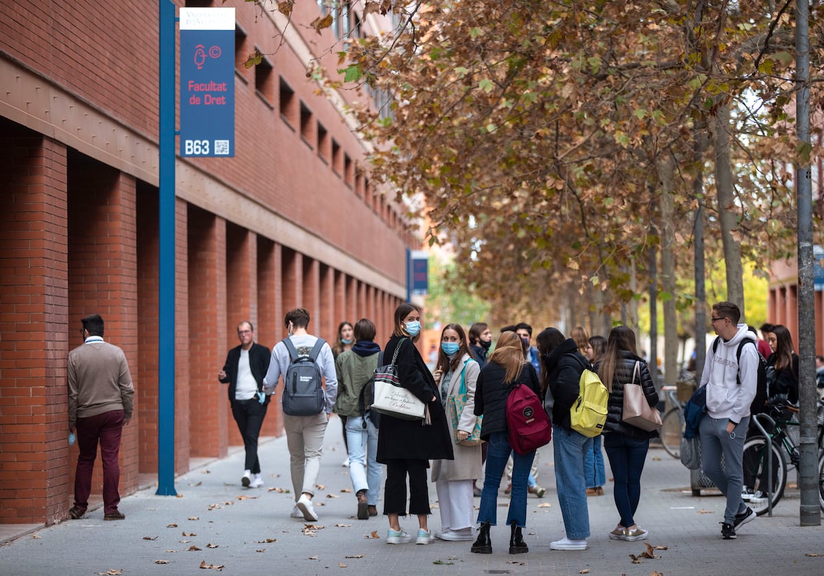 Un juzgado anula un inciso del reglamento de la Universitat de València ...